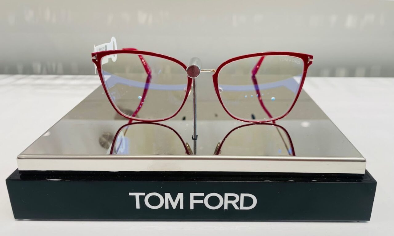 What Are Trifocals? An Eye Doctor's Insight on Who Needs Them and Why ...